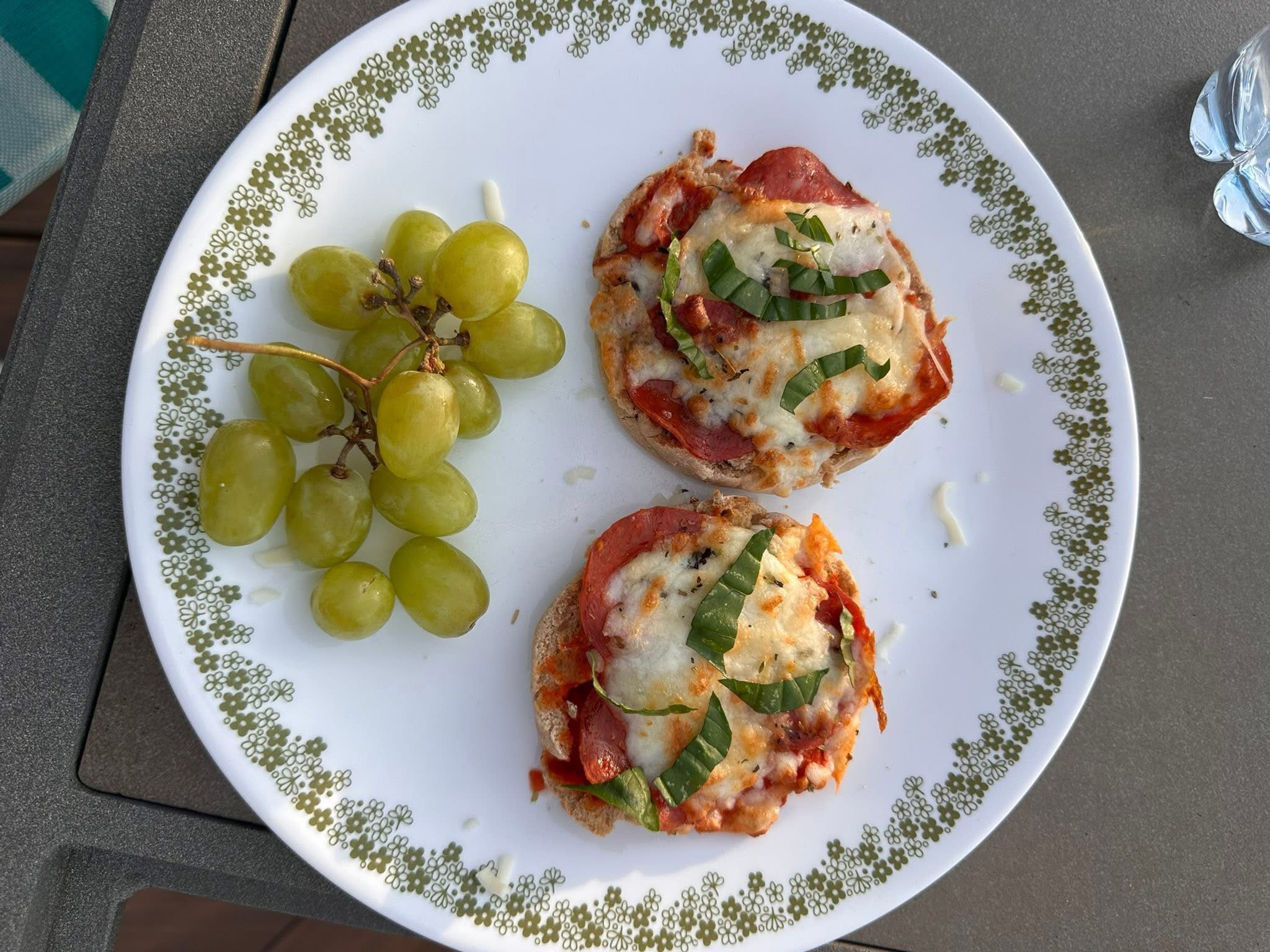 Weight Watchers Muffin Pizza - Cool Diet Recipes